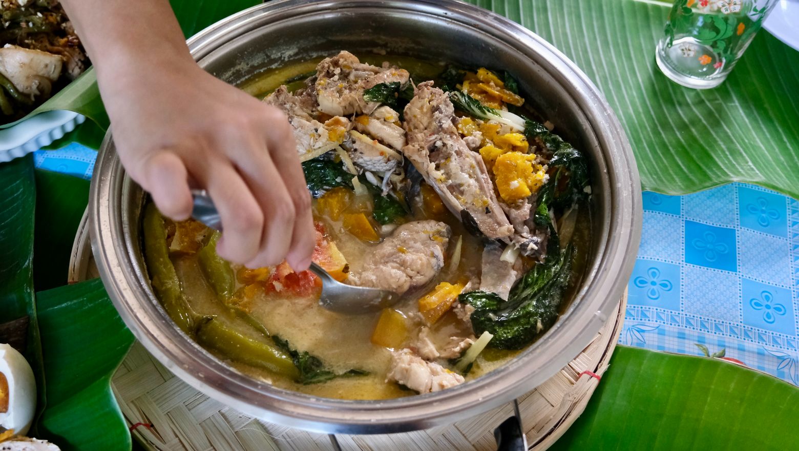 Traditional Filipino cooking class in Tagaytay - Traveling Spoon