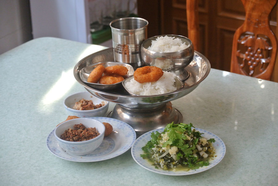 Homecooked Burmese and Chinese cuisine with Moe in Mandalay - Traveling ...